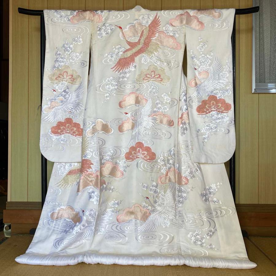 白打掛 白無垢 正絹 打掛 白 撮影用 結婚式 花嫁衣装 裄66m 身丈182cm 美品 Mサイズ 2807 :28070109:祥美苑ハートランド - 通販 - Yahoo!ショッピング