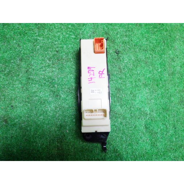 レガシィ CBA-BP5 パワーウインドウスイッチ 2.0Iアドバンテージライン4WD C6Z 514836,M-240 83071AG090 :000001427761900:鈴木商会ELV ...