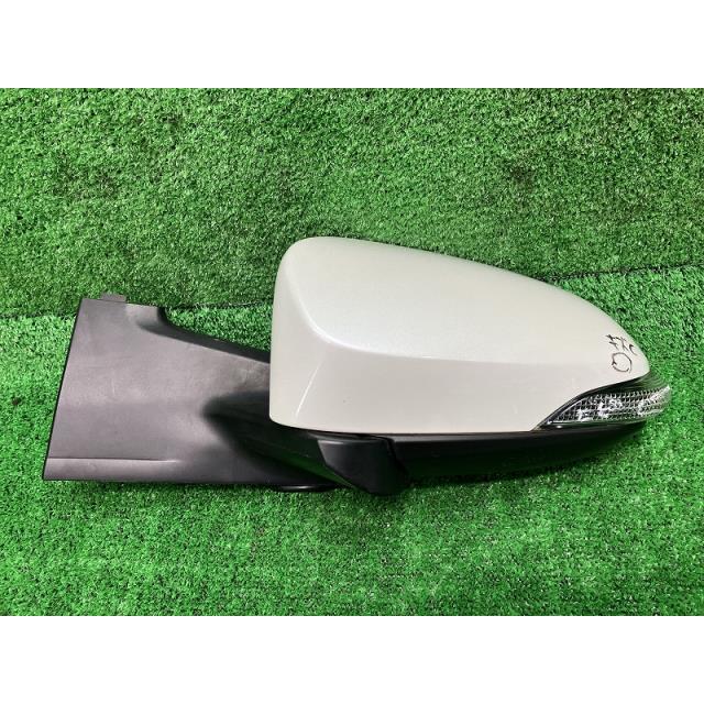 ヴィッツ DBA-NSP135 左サイドミラー/ドアミラー U 4WD 070 イチコ 8322 87940-52B30 : 000001590813600 : 鈴木商会ELVストア - 通販 ...