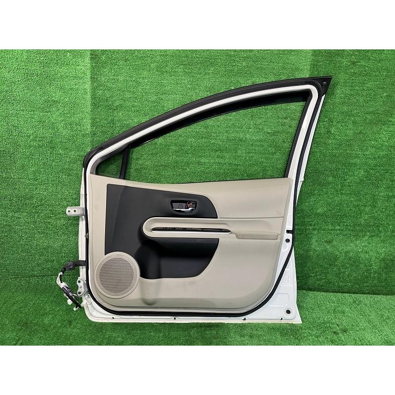 トヨタ アクア NHP10 右フロントドア G アサヒ M2H3U 67001-52590 082 : 鈴木商会ELVストア - 通販 - Yahoo!ショッピング