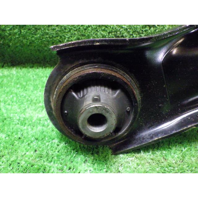 セレナ DBA-NC25 右フロントロアアーム 20RS 4WD 54500-EN001 :202304201651720:鈴木商会ELV ...