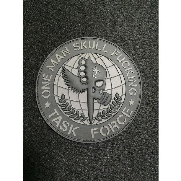 「One Man Skull F**king Task Force 」パッチ/ Blackout PVC Large【ポスト投函商品 ...