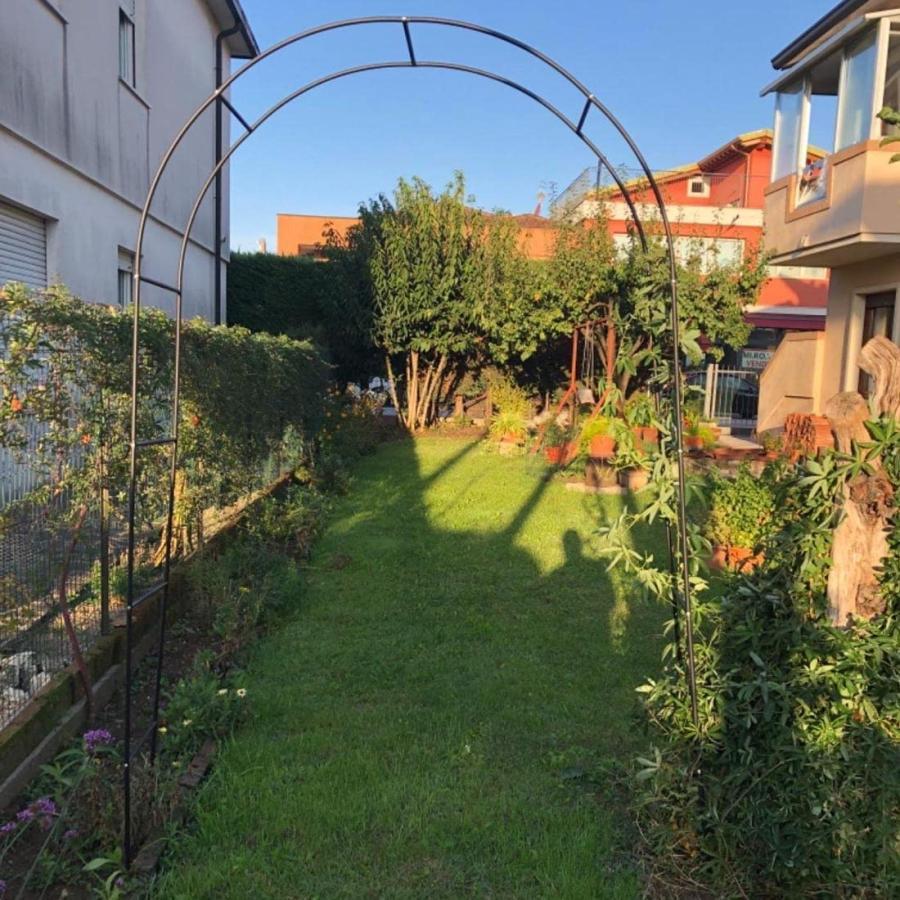 錆び ない フラワーアーチ 幅 80/120/140/180/200/240/280/300/350cm ガーデン薔薇アーチ ローズトレリス 棚 金属製 アイアンアーチ 植物登山用 ブドウ棚 ...