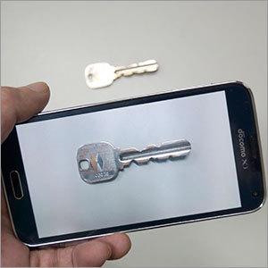 美和ロック カギの閉め忘れ防止グッズ ChecKEYII ブラック、ホワイト色あり選択 チェッキー ChecKEY2 : セキュリティ王 ヤフー店 - 通販 - Yahoo!ショッピング