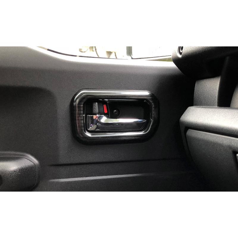 サムライプロデュース ジムニーノマド JC74W インナードアハンドルカバー インテリアパネル 左右セット 4P ブラックヘアライン 予約/6月10日頃入荷予定 : カーパーツのサムライ ...