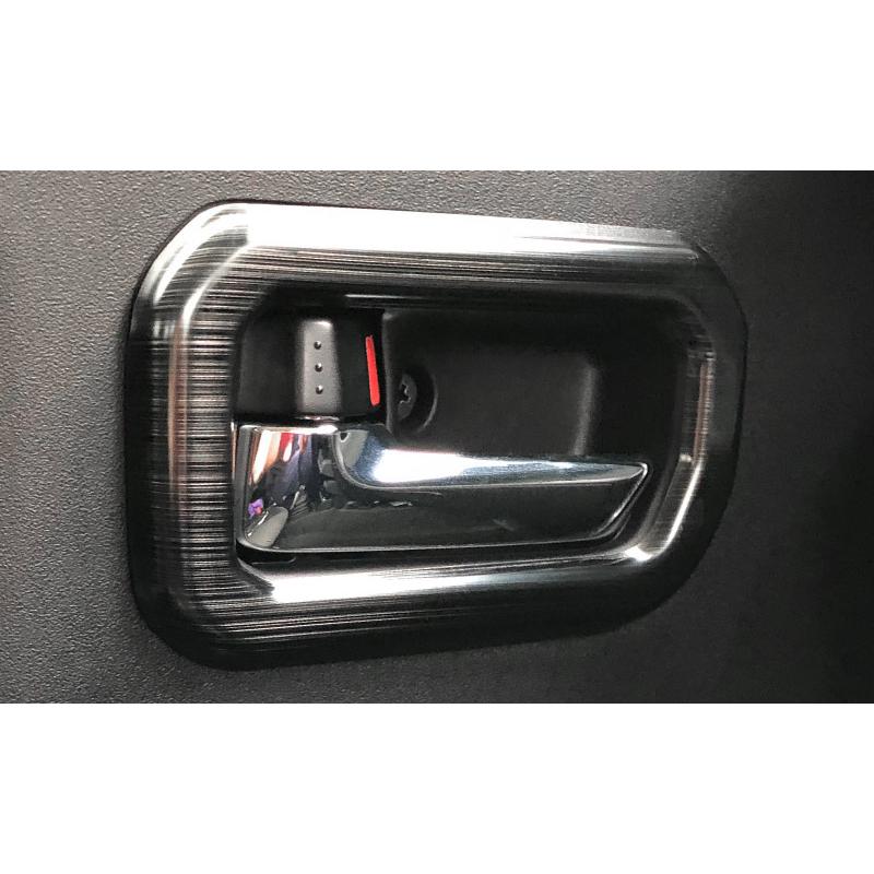 サムライプロデュース ジムニーノマド JC74W インナードアハンドルカバー インテリアパネル 左右セット 4P ブラックヘアライン 予約/6月10日頃入荷予定 : カーパーツのサムライ ...