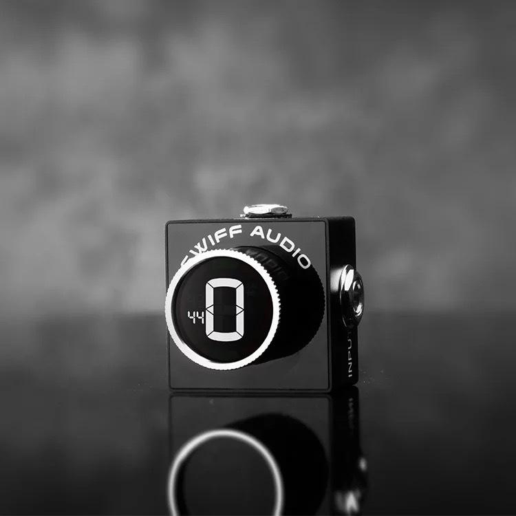 SWIFF AUDIO C10 PEDAL TUNER ペダルチューナー HD LEDディスプレイ : The shop 笑和 - 通販 ...
