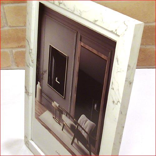 フォトフレーム 写真立て A4サイズ 大理石調 縦置き 横置き 壁掛け インテリアフレーム・ホワイト 0717-51 プレゼント ギフト : おしゃれ雑貨・TKコレクション - 通販 ...