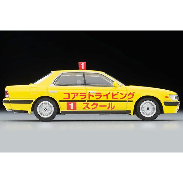 トミーテック 日産ローレル 教習車(黄色)92年式 LV-N260a トミーテック 日産ローレル 教習車(黄色)92年式 LV-N260a