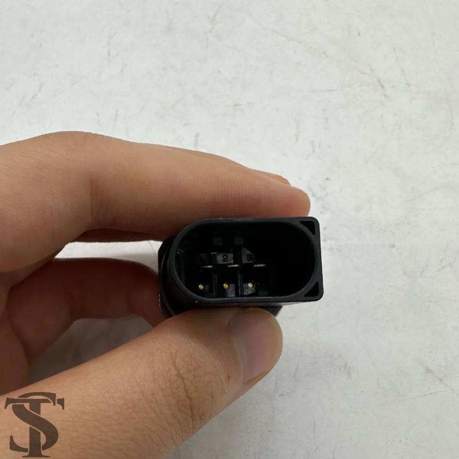 並行輸入品 1/3 個 0281002498 ボックス付き燃料レール高圧センサーメルセデスベンツ A C E G M S スプリンタースマート ...