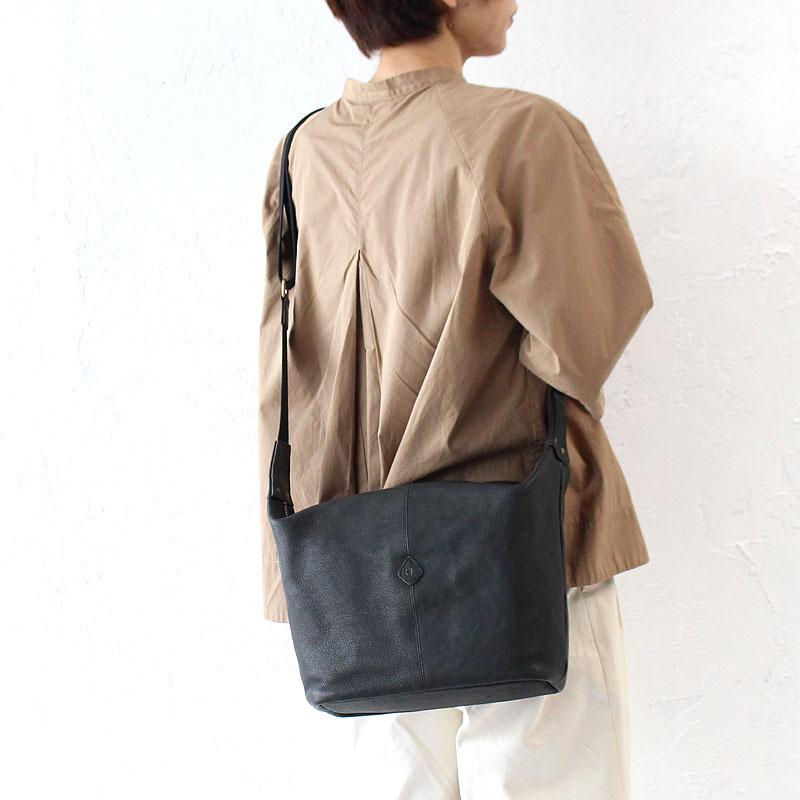 BRIEFING クレドラン ショルダーバッグ CLEDRAN ELE SHOULDER BAG cl3189 cl-3189 エル 日本製 革 レザー 豚革 正規品 akz016 : 東西 ...