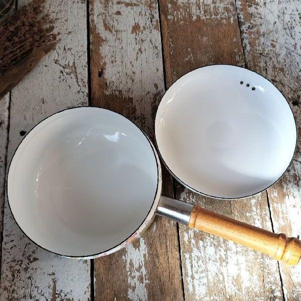 エジリー 70-80s ヴィンテージ 未使用 EJIRY 華やか フラワー 花柄 ホーロー 片手鍋 琺瑯 木 パン ビンテージ アンティーク レトロ 古道具 : ヴィンテージショップ ...