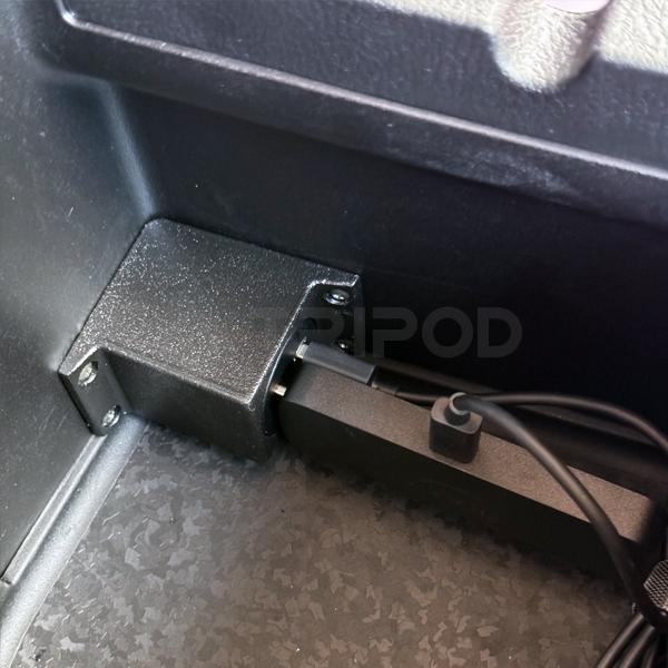 Jeep（ジープ） JW-OP-01 ラングラー HDMI/USBホルダー : 輸入車オーディオ専門店 TRIPOD - 通販 - Yahoo!ショッピング