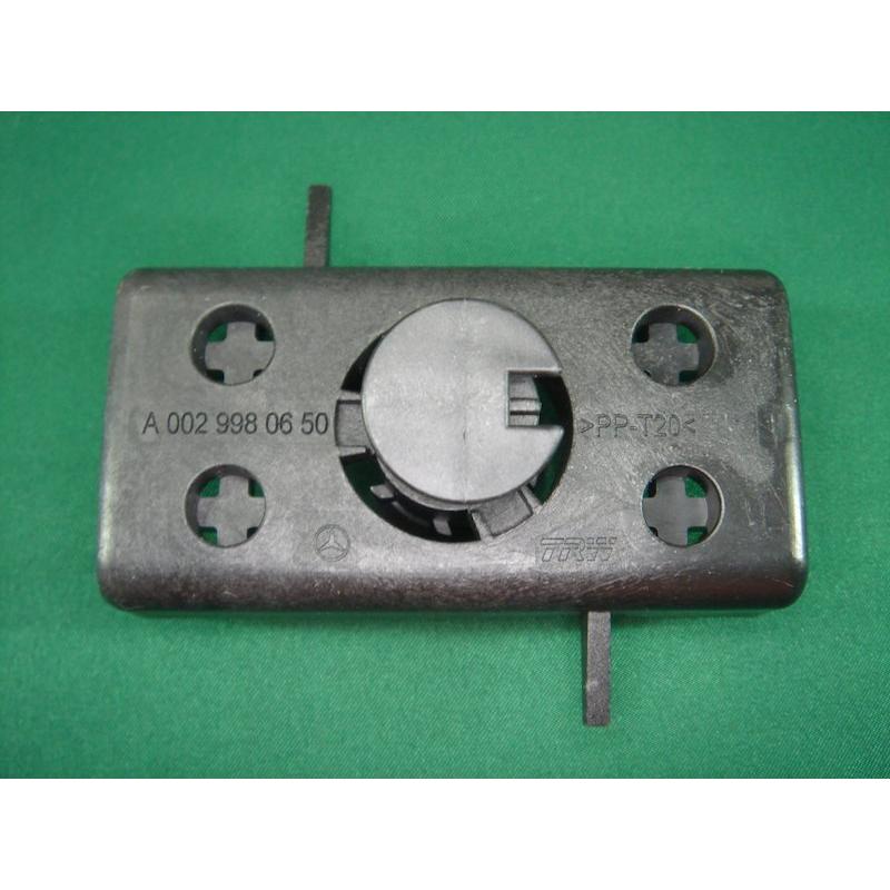 Mercedes-Benz（メルセデス・ベンツ） ジャッキ・ポイント・プラグ エンジン下 204/212/207/218 純正 部品 ...