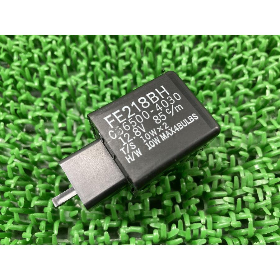 カワサキ ZRX1200ダエグ ウインカーリレー FE218BH 純正 中古 バイク 部品 ZRT20D コンディション良好 割れ欠け無し ...