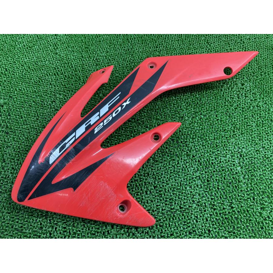 CRF250X シュラウド 左 赤 KRN ホンダ 純正 中古 バイク 部品 ME11 サイドカバー ペイント素材に 割れ欠け無し 品薄 車検 ...