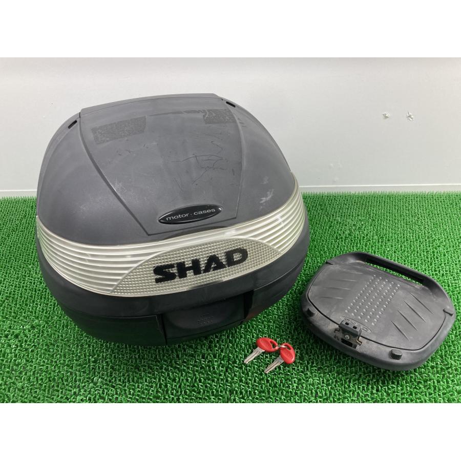 SHAD製 トップケース 社外 中古 バイク 部品 SH29 29L リアボックス テールボックス 鍵・ベース付き 割れ欠け無し : ティー ...