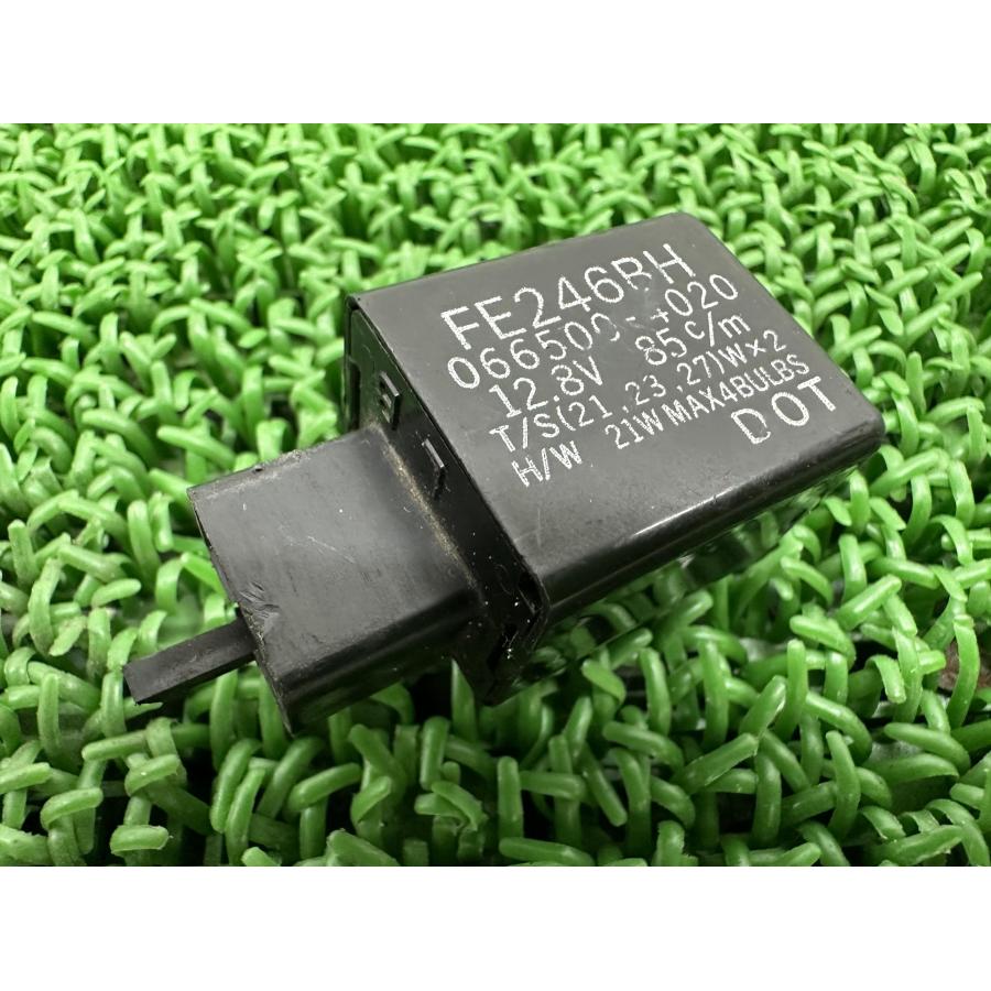 ヤマハ発動機 SR400 ウインカーリレー FE246BH ヤマハ 純正 中古 バイク 部品 RH01J コンディション良好 割れ欠け無し ...