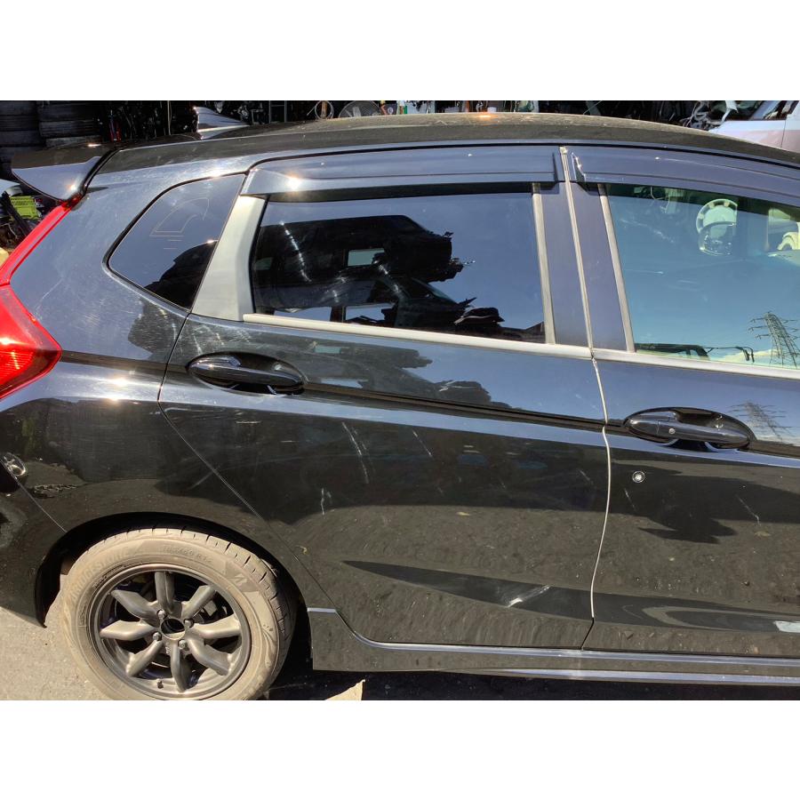 H29年 GP5/GP6 FIT/フィット HV(ハイブリッド) 後期 右リアドア バイザー、ヒンジ付 カラーNH731P 中古品 即決 ...