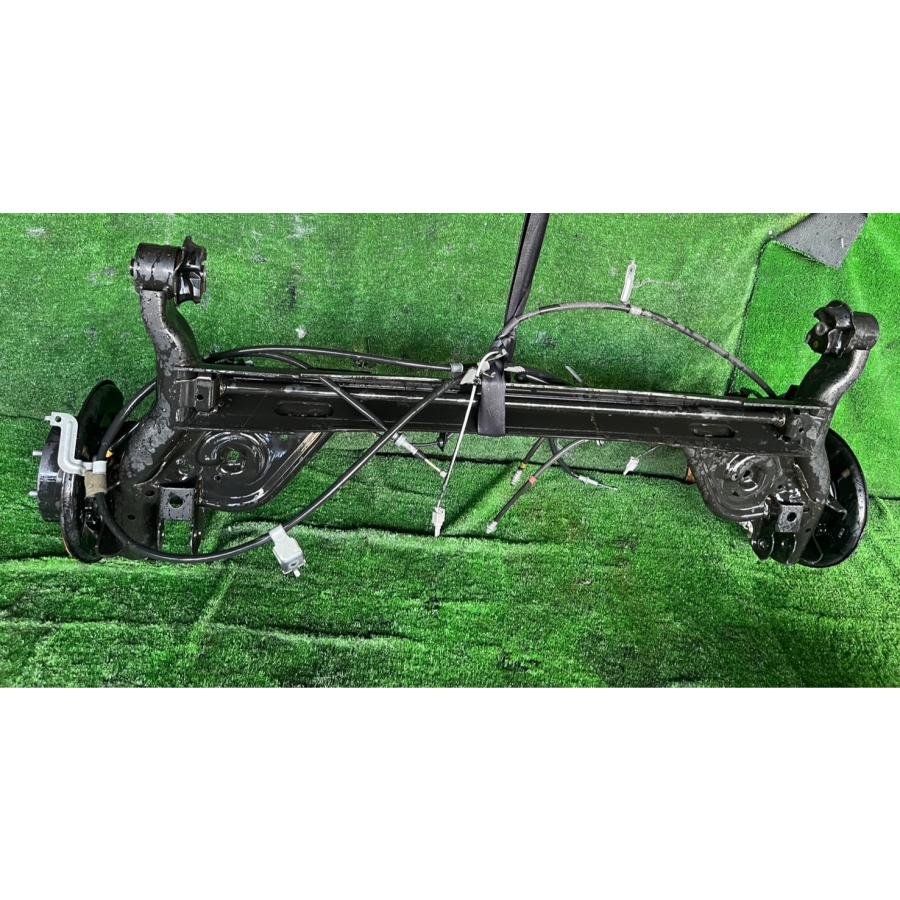R4年 HFC27 セレナ 後期 e-POWER ハイウェイスター リアアクスルビーム 中古品 146040 24907 TK メンバー置 ...