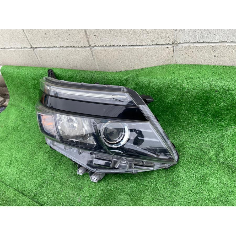 H26年 80 ヴォクシー 右ヘッドライト KOITO28-229 中古品 即決 0072498 260227 M 工場奥在庫 : 中古部品 ...