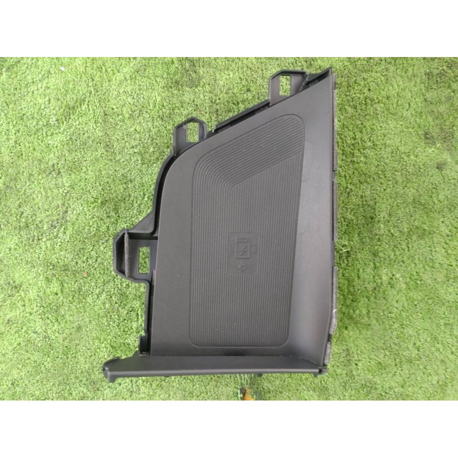 R4年 E13 ノート e-POWER ワイヤレス充電器 スマートフォン用 中古品 即決 098378 240907 MT : 中古部品販売 辻井商店 ヤフー店 - 通販 - Yahoo!ショッピング