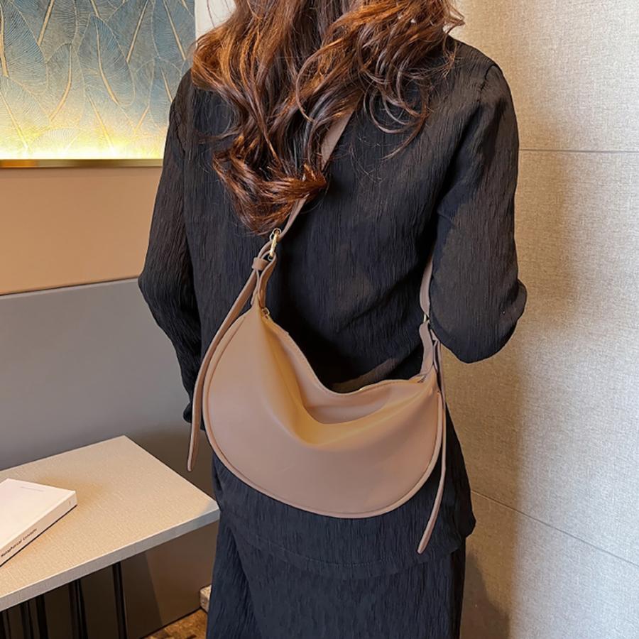 ショルダーバッグ レディース 軽い 三日月 通勤 ハーフムーン 軽量 斜めがけ おしゃれ クレセント 無地 : csbs90104202 : つたやショップ バッグ・ベルト専門店 - 通販 ...