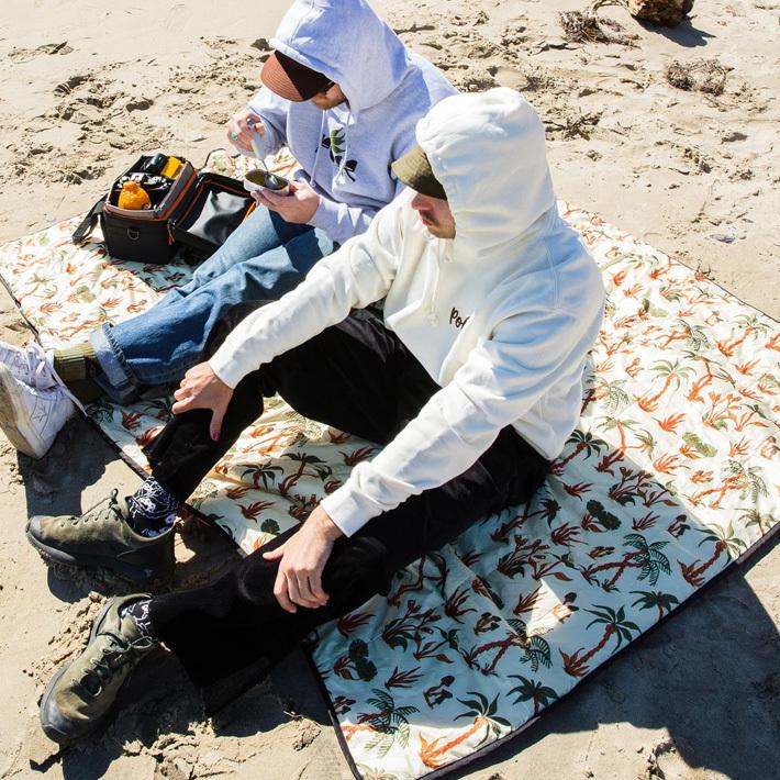 ブランケット レジャーシート Poler Outdoor Stuff ポーラー Campforter ポンチョ リバーシブル キャンプ アウトドア 厚手 ピクニックシート : SLOW ...