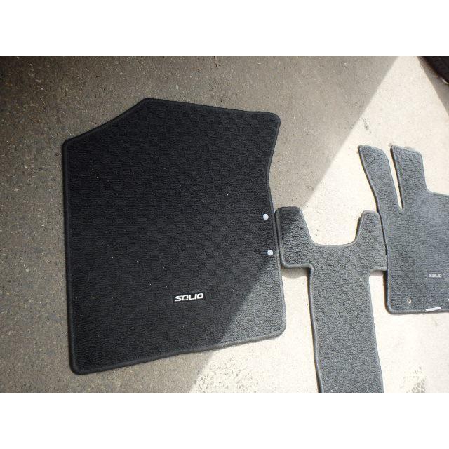 ソリオ DBA-MA15S フロアマット X K12B 197001 :000019700177450:used-part-factory - 通販 - Yahoo!ショッピング