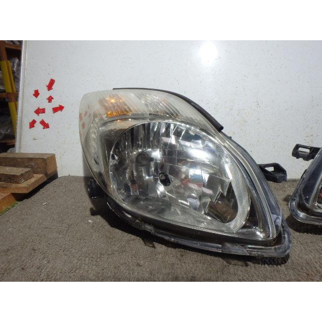 ヴィッツ CBA-NCP95 ヘッドライト右 RH F 4WD 2NZ-FE イチコー 52-184 81110-52A10 205091 ...