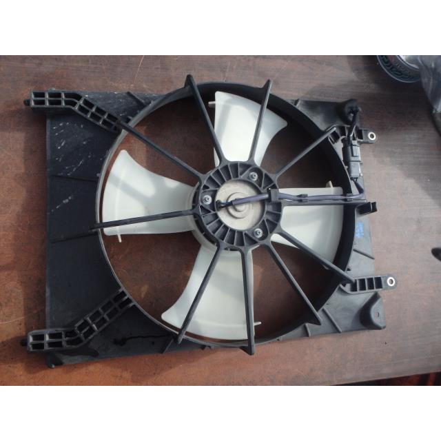 ステップワゴン DBA-RG1 電動ファン K20A YR560M 19030-RTA-004 助手席側 208169 : used-part-factory - 通販 - Yahoo!ショッピング