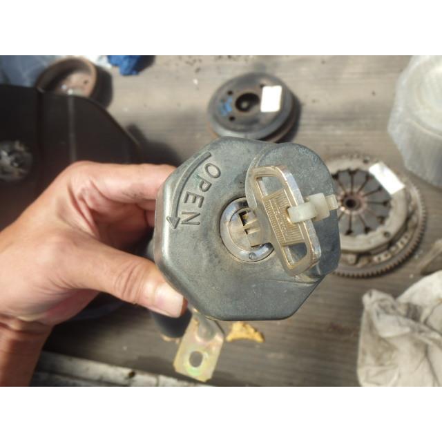 ミニキャブ GBD-U61T 燃料キャップ VX-SEエアコン付 3G83 212040 : used-part-factory - 通販 ...