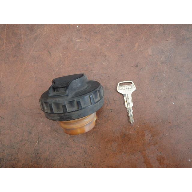 キャリイ キャリィ GD-DB52T 燃料キャップ KA 3方開 4WD F6A 26U 216002 : used-part-factory - 通販 - Yahoo!ショッピング