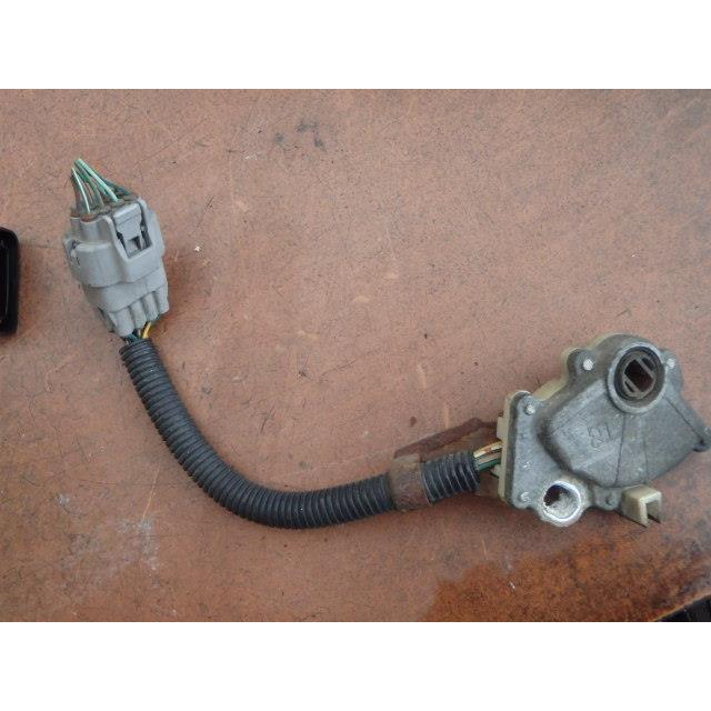 ハイゼット LE-S200V インヒビタスイッチ クルーズ EF-VE B32 ニュートラルスイッチ/3AT 219489 : used ...