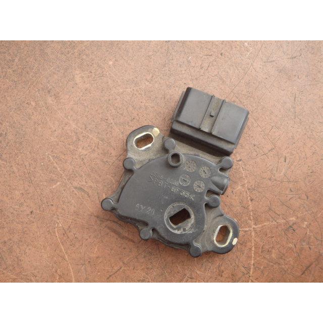 セルボ DBA-HG21S インヒビタスイッチ G K6A Z2S ニュートラルスイッチ/4AT用 220655 : used-part-factory - 通販 - Yahoo!ショッピング