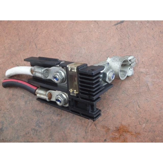 プレマシー DBA-CWFFW ヒューズボックス PE-VPS 28W バッテリープラス端子 220874 : used-part-factory - 通販 - Yahoo!ショッピング