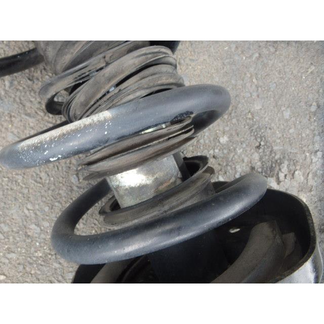 ストリーム DBA-RN6 ストラット・アブソーバーセット(1台分) X R18A NH700M 51601-SMA-J03 224027 : 000022402751500 : used ...