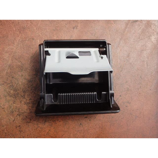 NV100クリッパー HBD-DR17V 灰皿 DX R06A 26U DA17V 225300 : used-part-factory - 通販 - Yahoo!ショッピング