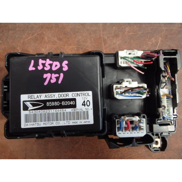 ムーヴラテ DBA-L550S ヒューズボックス EF-VE T17 銀 164420 : 001507766867800 : used-part-factory - 通販 - Yahoo ...