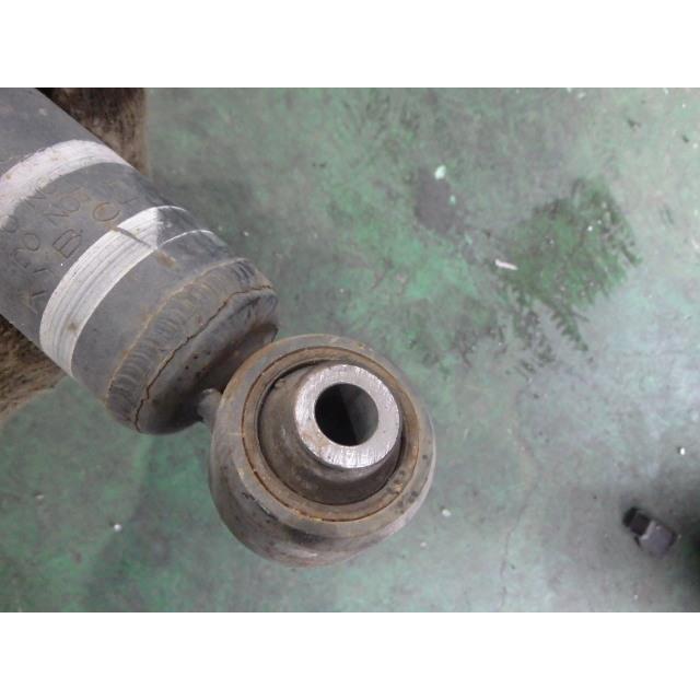 ジューク DBA-YF15 右Rショックアブソーバー 1500 15RX HR15-DE NAH 赤 56210-1KA0A E6210 ...