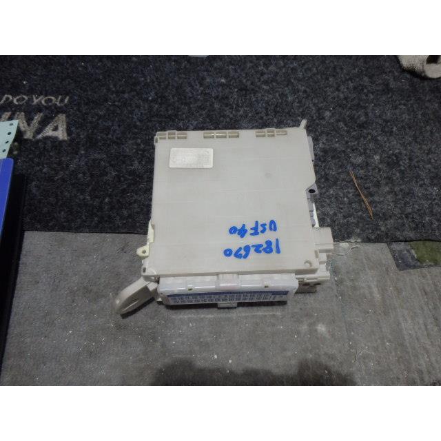 レクサス LS DBA-USF40 ヒューズボックス LS460 1UR-FSE 077 白 82670-50170 185820 : 001670274867800 : used-part ...