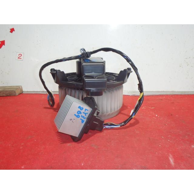 MPV DBA-LY3P ヒーターブロアモーター 2300 L3-VDT 34K 銀 1J23 272700-5080 191990 : used-part-factory - 通販 ...