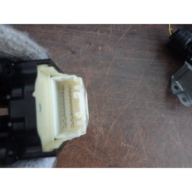 ラウム CBA-NCZ20 パワーウインドウスイッチ 1500 Sパッケージ 1NZ-FE 3P0 赤 84040-46010 192409 : used-part-factory - 通販 ...