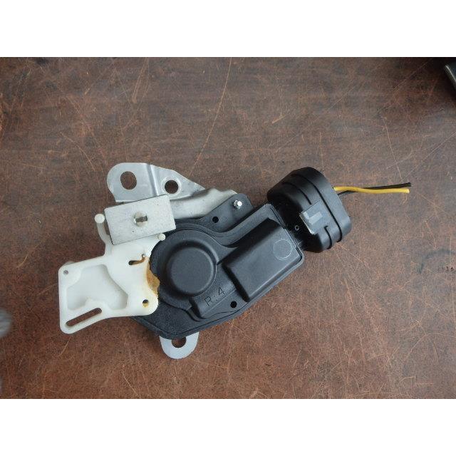 ラウム CBA-NCZ20 ドアロックソレノイド 1500 Sパッケージ 1NZ-FE 3P0 赤 192410 : used-part-factory - 通販 - Yahoo!ショッピング