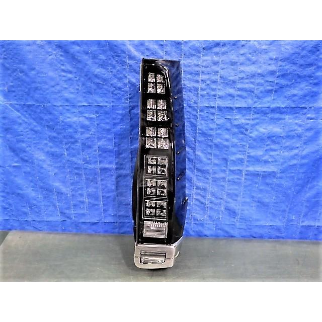 K1170 ヴォクシー ZRR80W ZRR80G ZWR80G 前期 右テール 28-232 美品 : V TRUST - 通販 - Yahoo!ショッピング