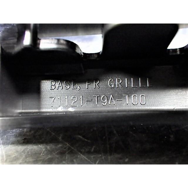 L098 グレイス GM4 GM5 GM6 GM9 前期 グリル 71121-T9A-T00 未使用品 美品 : V TRUST - 通販 ...