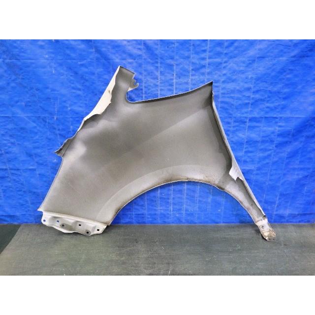 F164 ノア エスクァイア ZRR80G ZWR80G 右フェンダー 純正品 : V TRUST - 通販 - Yahoo!ショッピング