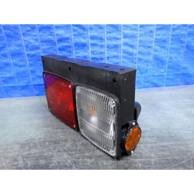 S072 日野 レンジャー 右テール 220-15280 美品 : V TRUST - 通販 - Yahoo!ショッピング