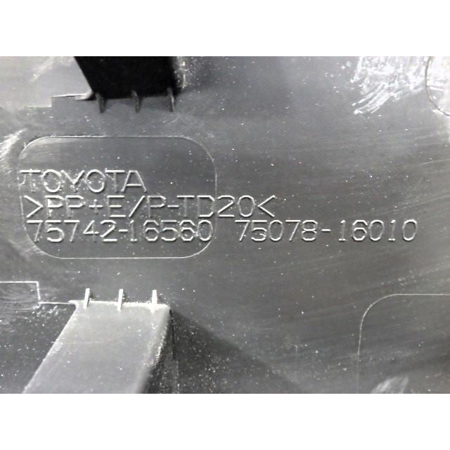 K756 カローラクロス ZSG10 ZVG11 ZVG15 左リアドア サイドパネル ガーニッシュ 75742-16560 75078 ...