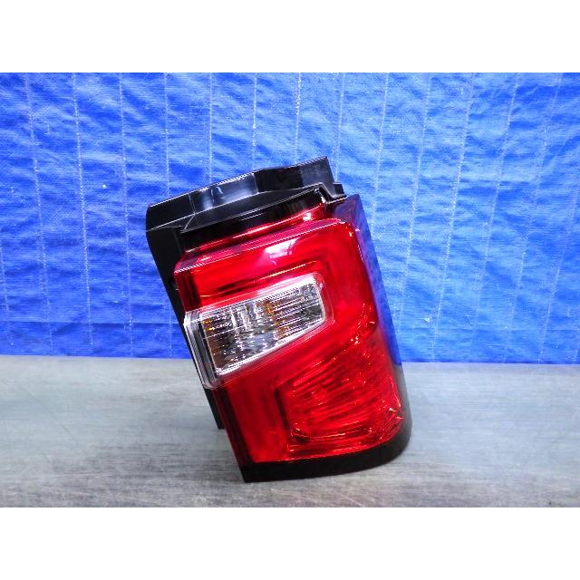 S226 デリカ D5 D:5 CV1W 後期 右テール LED EFM924-01020 8330B-138 美品 ...